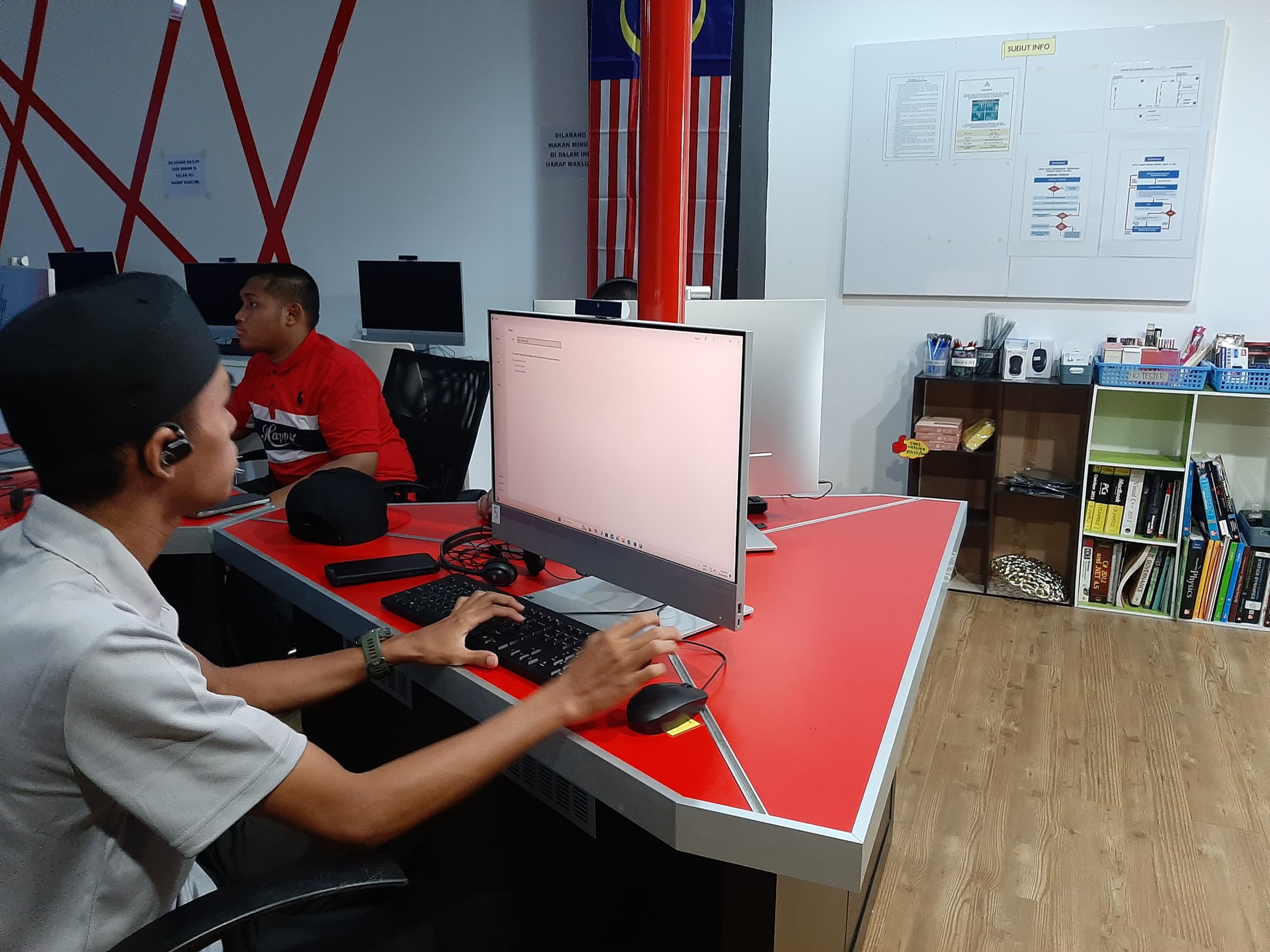 Kelas Microsoft Office (Power Point) – NADI Kemaman Open Innovation Lab